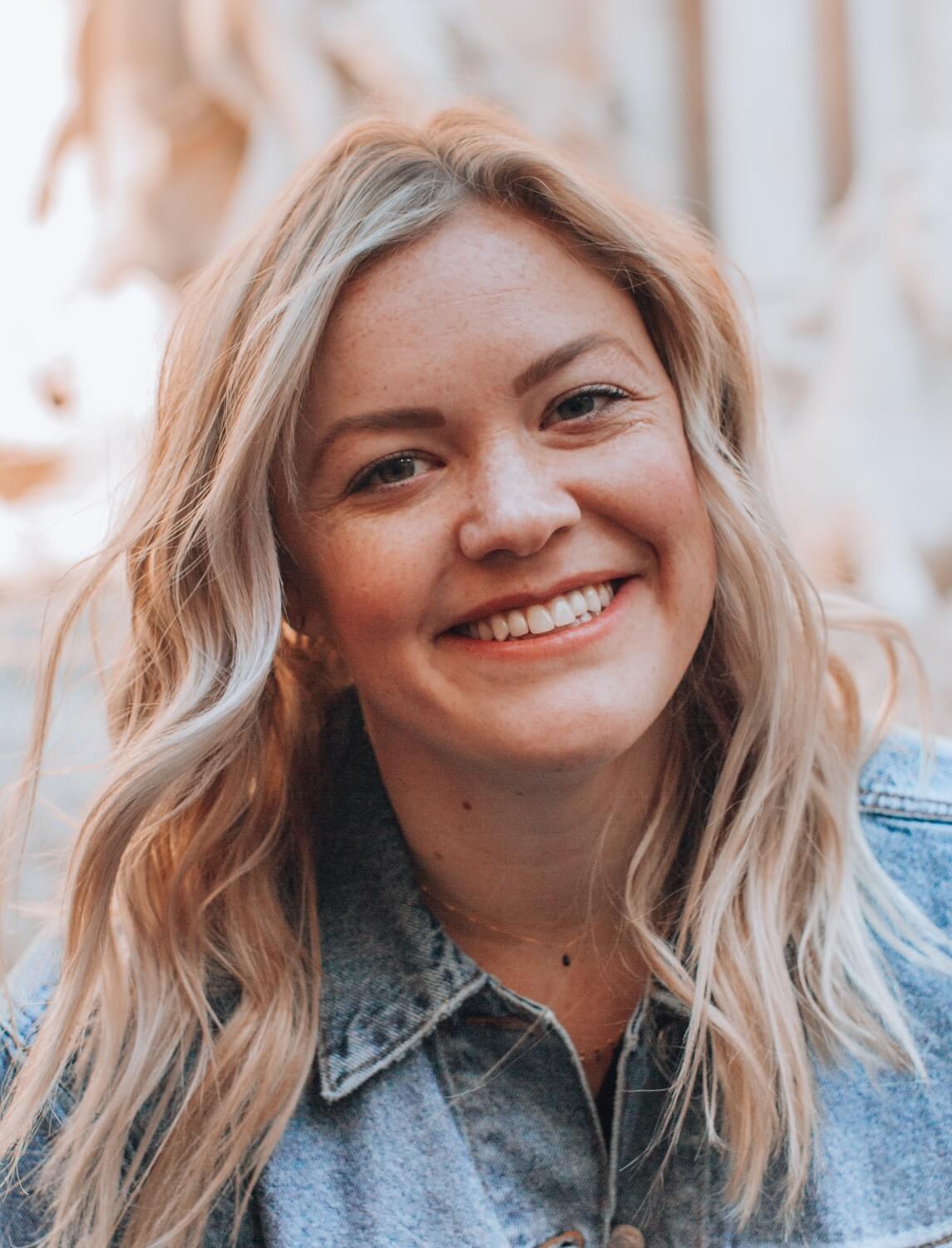 Anna Lewis – Parroquia Nuestra Señora de Loreto